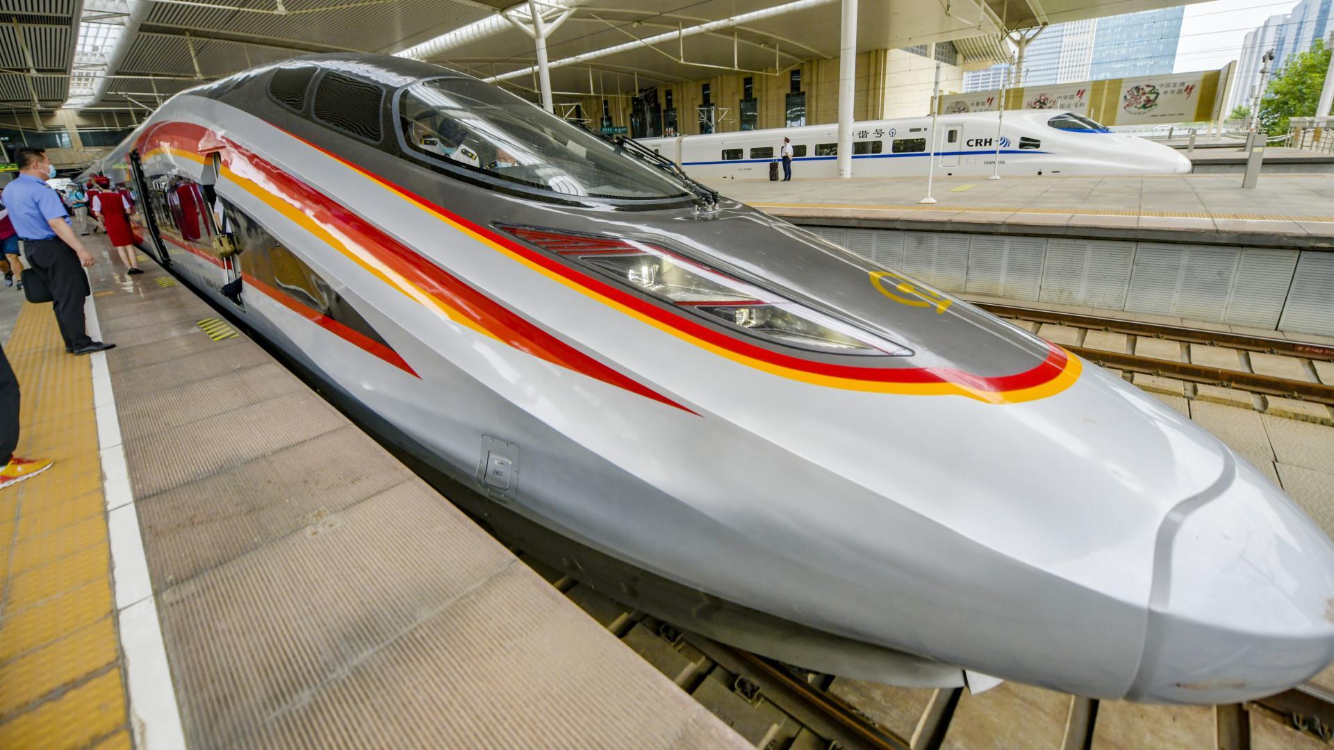 Chine : découvrons ensemble le nouveau TGV connecté ! - CGTN