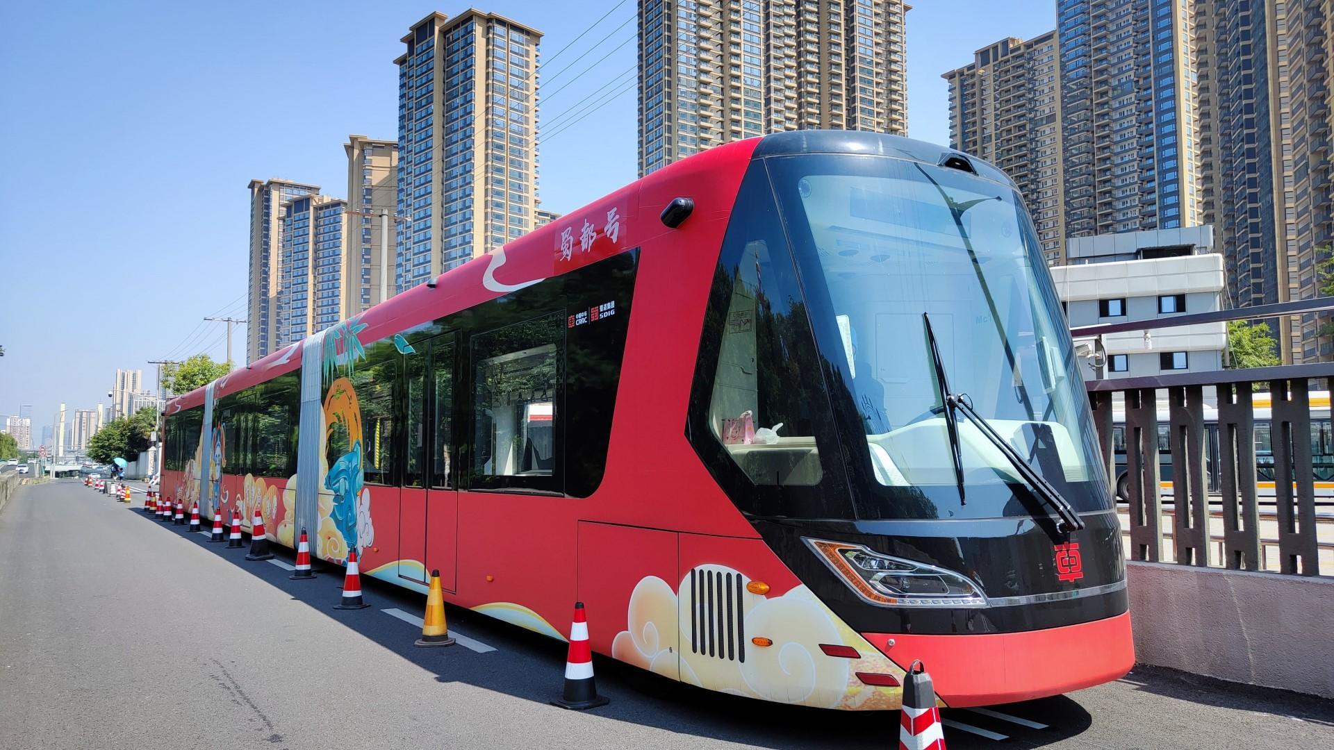 Un tramway intelligent fait son apparition à Chengdu - CGTN